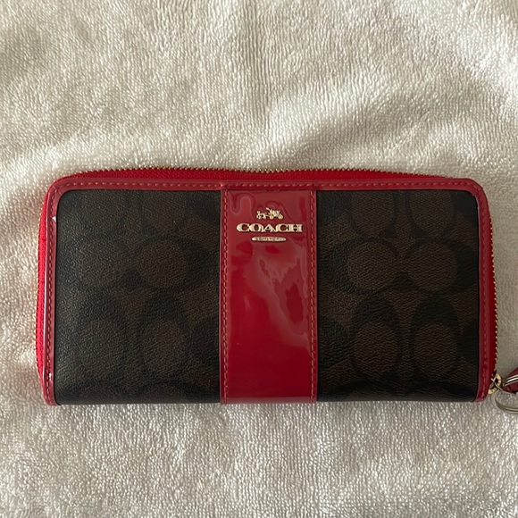 Coach | Bags | Coach Insignia Wallet Only Used A Few Times And Is Like ...